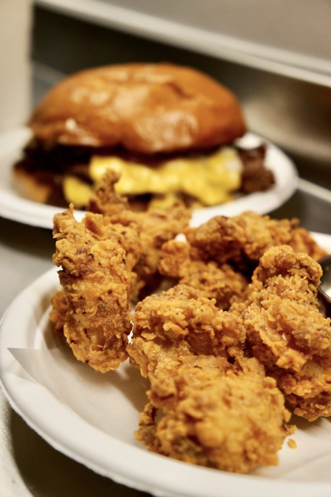 Best Burger in Paris: Dumbo - American Smash Burgers - Landen Kerr