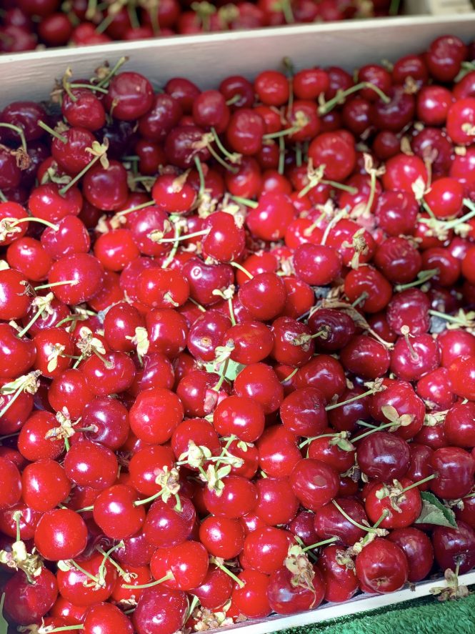 My Favorite Sunday Morning Market in Paris - Landen Kerr