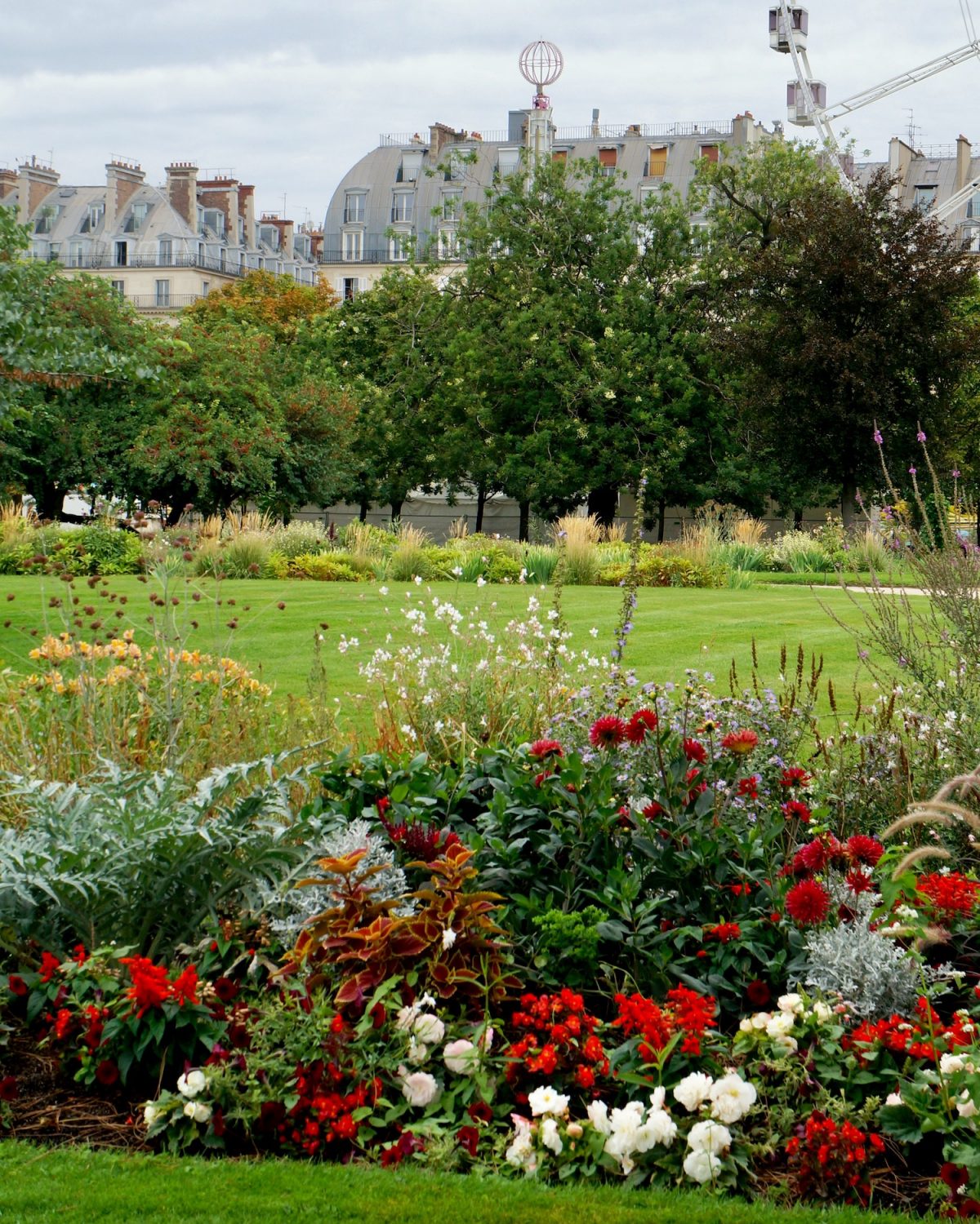 A Walk Through the Tuileries Garden in the Summer - Landen Kerr