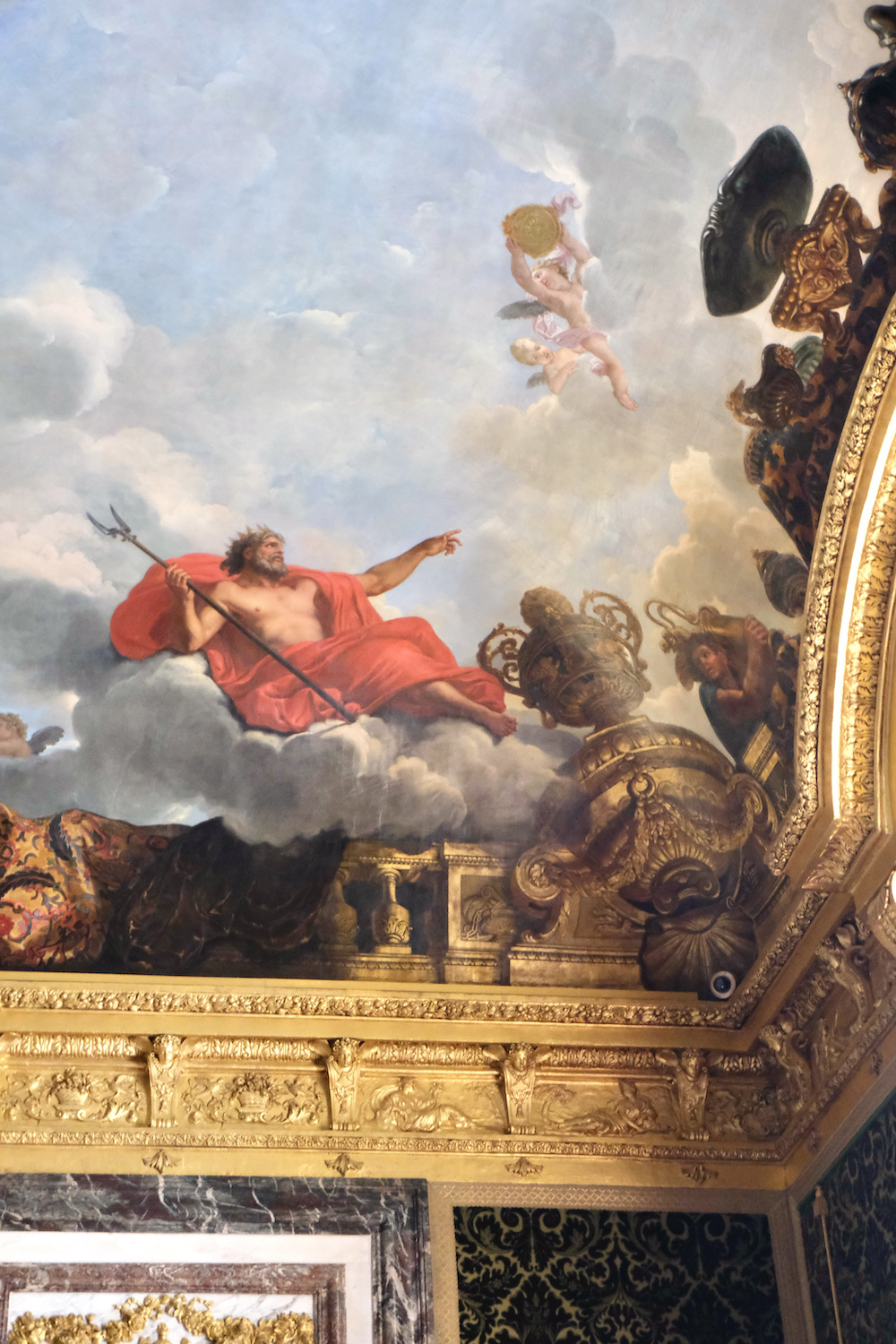 Visiting Château de Versailles in the Fall - Landen Kerr