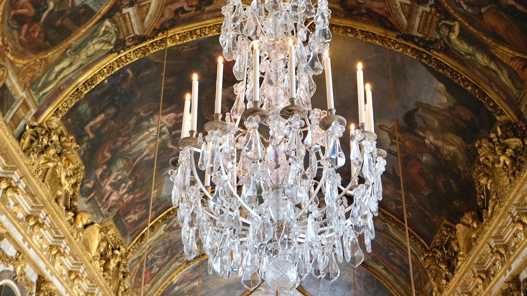 Visiting Château de Versailles in the Fall - Landen Kerr